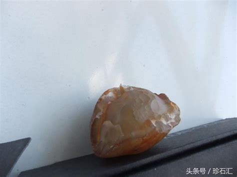 撿到幾塊石頭，不禁沾沾自喜，畢竟現在這東西不好撿啦 每日頭條