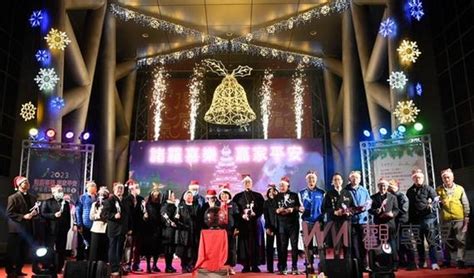 嘉義市迎接聖誕踩街報佳音 綿長隊伍與民互動溫暖寒夜 觀傳媒