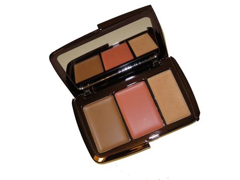 Review Hourglass Illume Sheer Color Trio In Sunset Pretty Is My