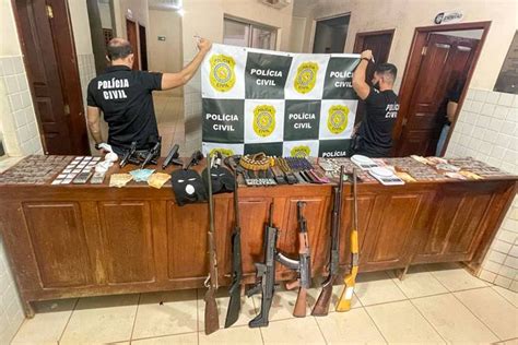 Suspeitos De Tráfico De Drogas Crimes De Extorsão E Roubos São Presos