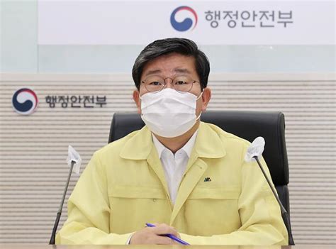 코로나19 수도권 4단계 2주 연장···내달 8일까지 적용 아주경제