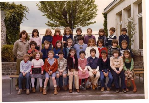 Photo de classe CM1 école du château de 1978 Ecole Du Château