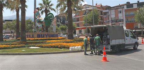 Daha önce kısa süre kullanılan horoz heykeli depodan çıkarılıp