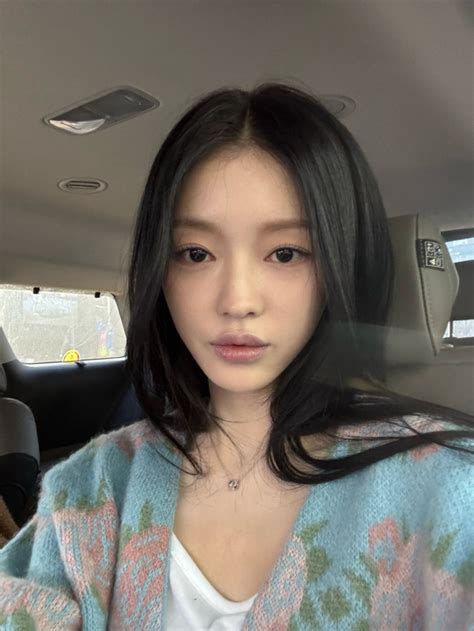 Yooa Oh My Girl Selcas Korean Dreams Girls On Tumblr