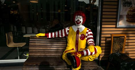 Ronald Mcdonald Statue Stolen By Hamburglar Time