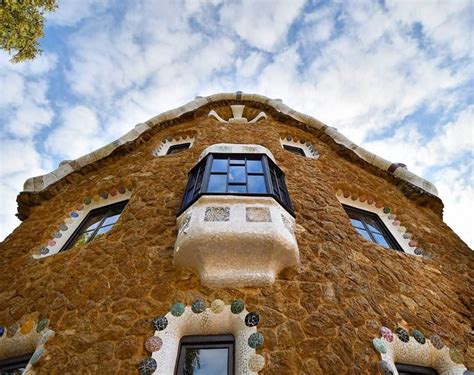 قصر جويل برشلونة تحفة المعمار وشاهد على البرجوازية الأوروبية فيزيت جايد