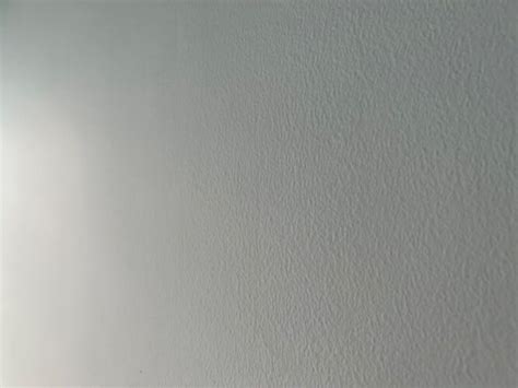 what causes a projector to have blurry edges