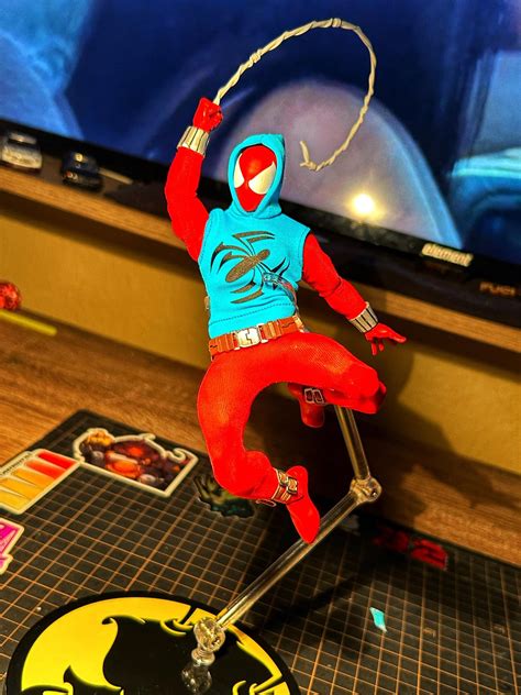 Mezco Style Scarlet Spidey Custom R One12collective