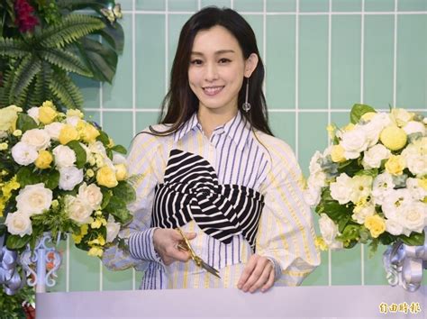 譙完狗官 范瑋琪合體黑人教「延長口罩壽命」 自由娛樂