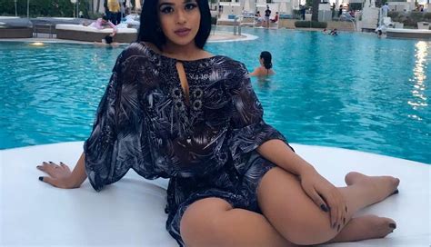 Erin Random Bystander Hey Erin You Dropped Your Pocket Facebook