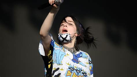 Billie Eilish Se Déshabille Dans Une Vidéo Et Provoque Les Body Shamers