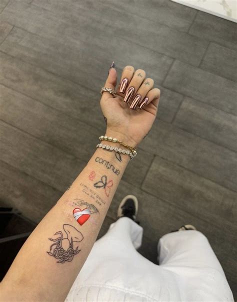 Chicanas Tattoo Piercing Tattoo Get A Tattoo Tattoos And Piercings