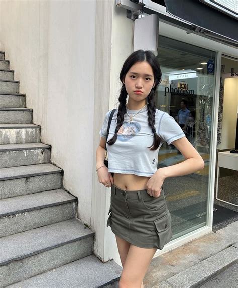 13 Ide Padu Padan Mini Skirt Ala Saranghoe Super Cute