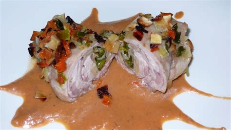 Para Gustos Los Sabores Rulo De Conejo Relleno En Salsa De Puerro Y