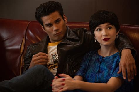 Riverdale Episode Photos Show It S Time For Some Sex Education