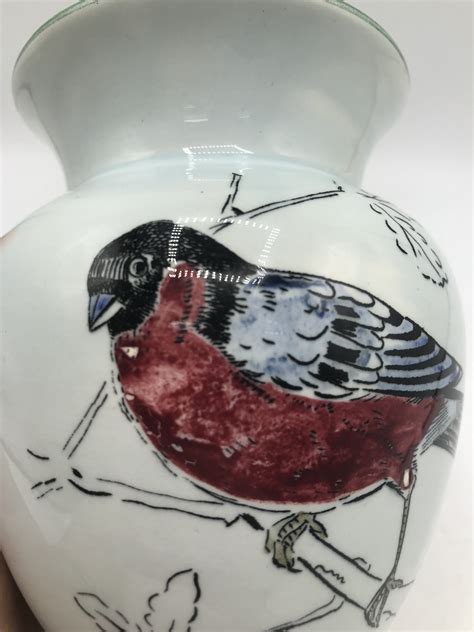 Vase Gien France Décoré à La Main Le Bouvreuil Le Tarin Ressourcerie