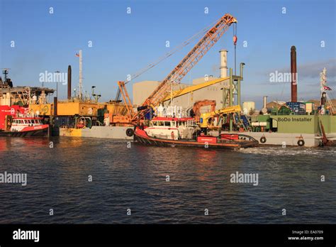 Oil Unloading Hi Res Stock Photography And Images Alamy