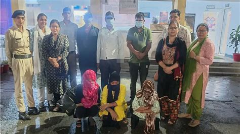 देहरादून के गेस्ट हाउस में सेक्स रैकेट का भंडाफोड़ तीन महिलाएं दो