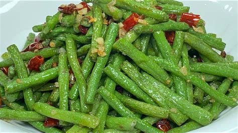長豆角這樣做才好吃翠綠爽口很清脆營養美味比飯店炒的好吃 YouTube in 2021 Asian dishes
