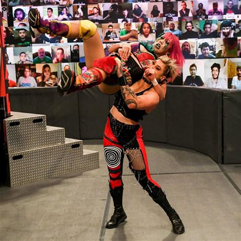 Zero Chemistry Wwe Universe Trashes The Rhea Ripley Vs Asuka Match