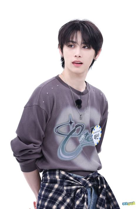 Pin By Kim Nunez On Boy Next Door The Boy Next Door Emo Boyfriend