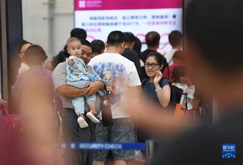 新华全媒丨假期进入尾声 各地迎来返程高峰 新华网