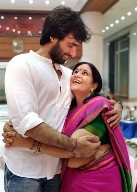 Avinash Tiwary Height Weight Age Girlfriend Biography Facts