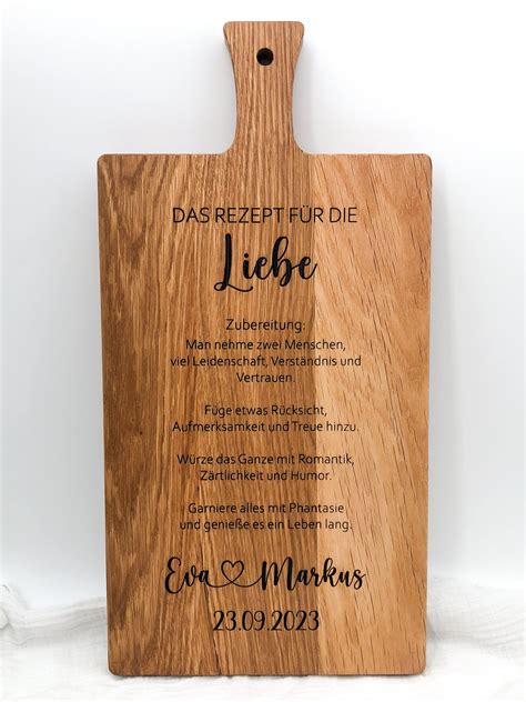 Holzbrett Schneidebrett personalisiert das Rezept für Liebe Coole
