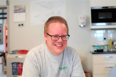 Får Vi Bjuda På En Solskenshistoria David Johannesson Var… Ab Eidar Trollhättans Bostadsbolag