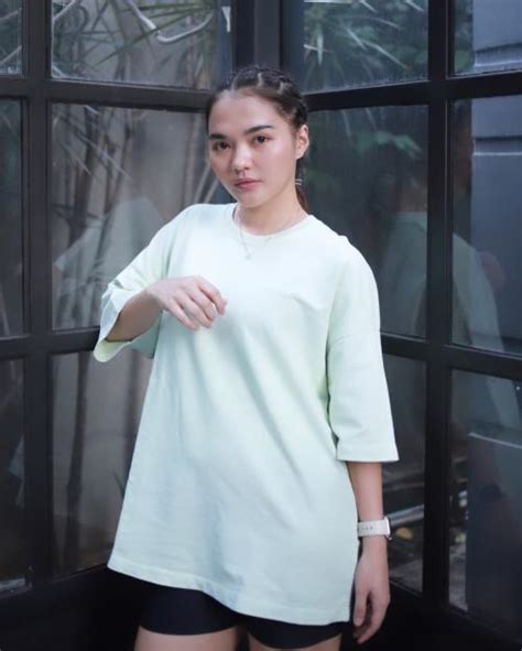 Potret Anggita Oktaviani Selebgram Cantik Istri Baru Maell Lee Yang Menawan News On Rcti