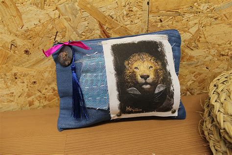 Pochette Lion Bleu Clair