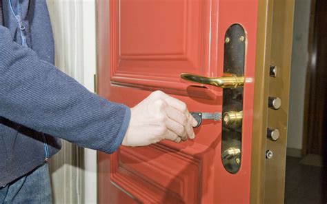 Comment Bloquer Une Porte Qui Ne Ferme Pas à Clé Housekeeping