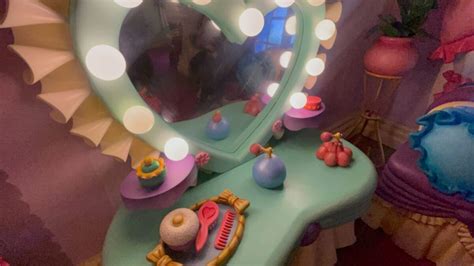 Photos Video Touring Minnies House In The Newly Reimagined Mickeys