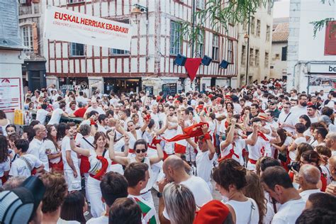 Louverture Des Fêtes De Bayonne En Images Euskal Herria Mediabask