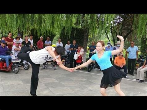 网红帅哥带美女徒弟表演吉特巴舞太想念非常精彩 YouTube