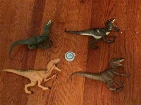 Jurassic World Velociraptor Charlie Delta Echo Blue Action Figure 4