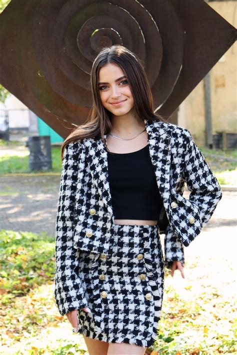 Kamila ID 384165 From Ivano Frankovsk Ukraine 18 Years Old Green