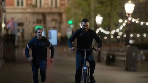 Ted Lasso In Nederland Is één Grote Reclamespot Voor Amsterdam