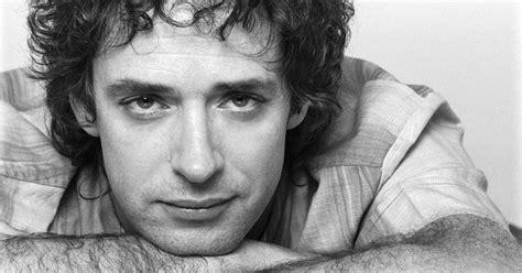Hijo de Gustavo Cerati recreó icónica foto de su padre en el Metro de