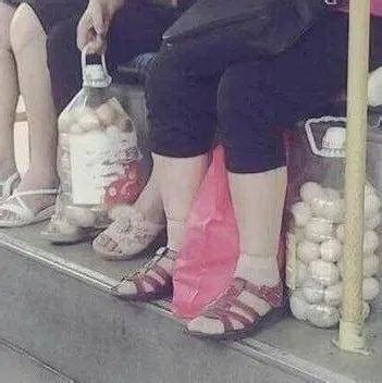 用各种塑料桶带土鸡蛋旅行农民能装又能提 胶带 切口 油桶