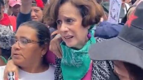 Por Esta Razón Corrieron A Denise Dresser De La Marcha Del 2 De Octubre