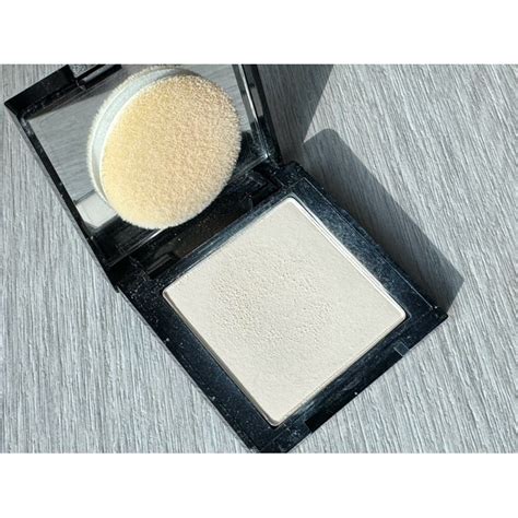 【專櫃正品】芭比波朗 Bobbi Brown 輕隱毛孔柔焦蜜粉餅精巧版46g旅行好物霧化霧面定妝持久 蝦皮購物