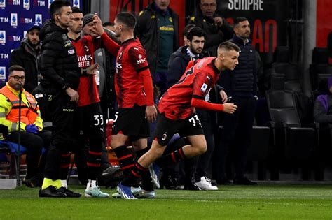 Milan Camarda Fa La Storia Le Immagini Del Debutto