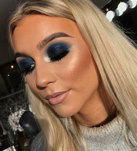 Blue Eyeshadow Smokey Eye Makeup Look With Bronzer And Nude Lipstick