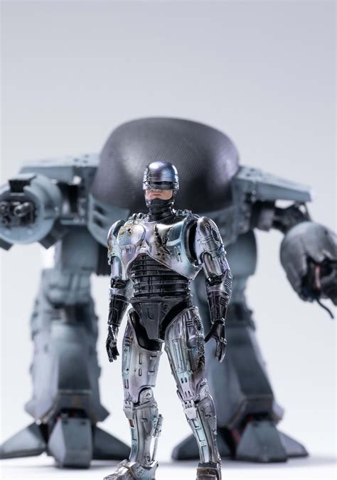 Robocop 2022 Silver Suit