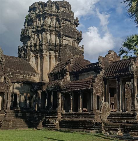 សៀមរាបអង្គរ លក់គំនូរ
