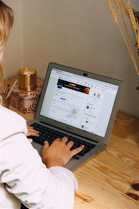 КАК ПРАВИЛЬНО ЗАПОЛНИТЬ ПРОФИЛЬ В Linkedin Marketinga By Inga Lamouroux