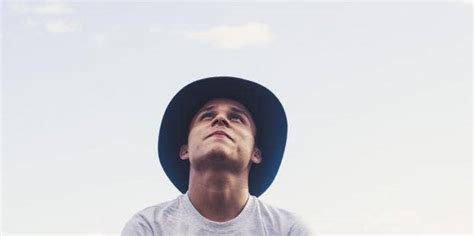 How To Know If A Guy Likes You Based On His Zodiac Sign Yourtango