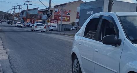 Trânsito Flui Normalmente Em Avenida Agora Laguna