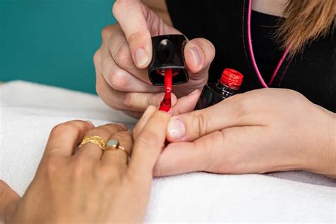 VERNIS SEMI PERMANENT Esthetic Center